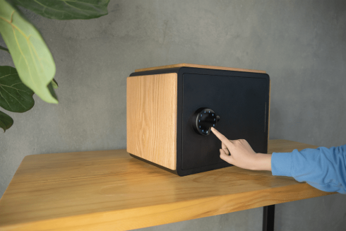 Smart safe box - wifi electronic small safe with Alarm + PIN ...