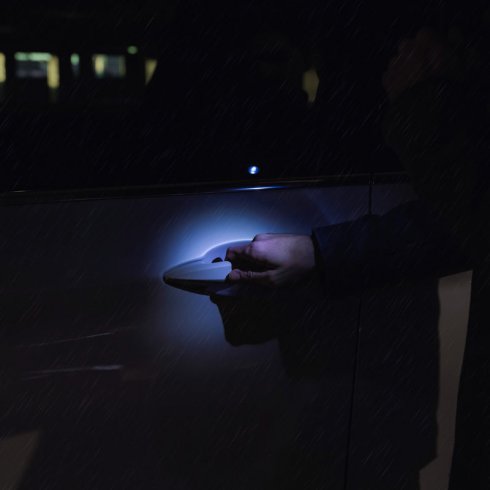 Payung lipat Multifungsi 2in1 dengan senter LED dengan kepala putar di ...