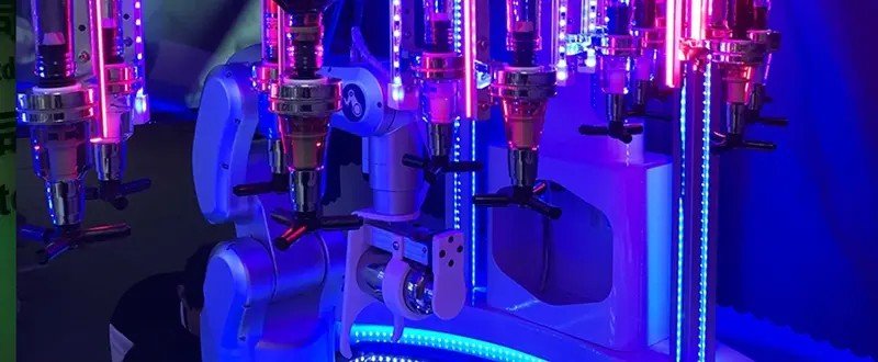 Automated bartender - Robot barman beverage machine with robotic arm ...